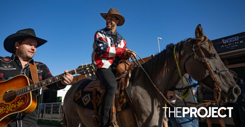 Daniel Ricciardo Arrives At The US Grand Prix In Style, Riding ...